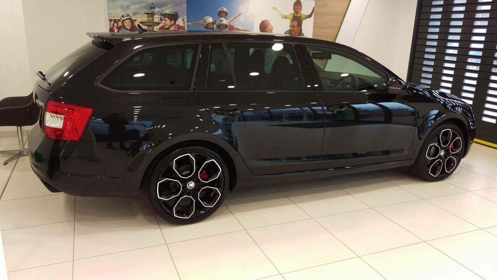 Side - Members Cars - BRISKODA