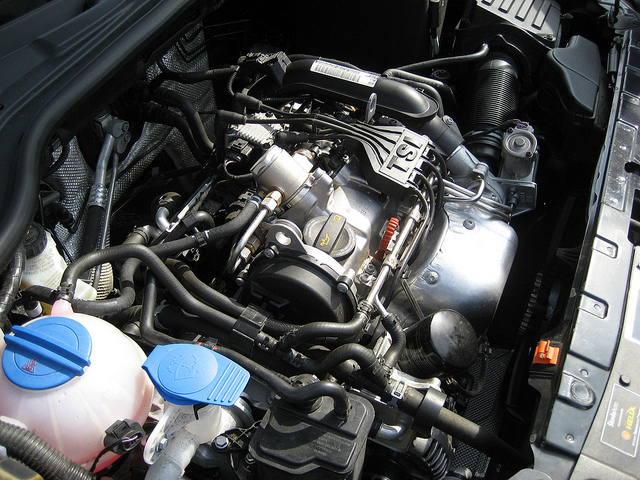 1.2 TSI engine photos - Skoda Yeti - BRISKODA