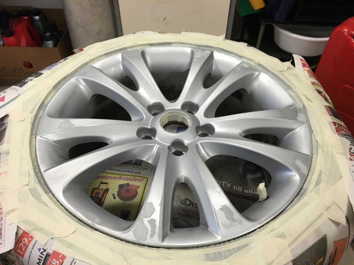 Scuffed alloy wheel - Skoda Superb Mk II (2008-2015) - BRISKODA