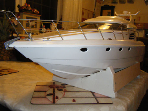 Robbe Najade remote control boat. - Non Automotive Items - BRISKODA