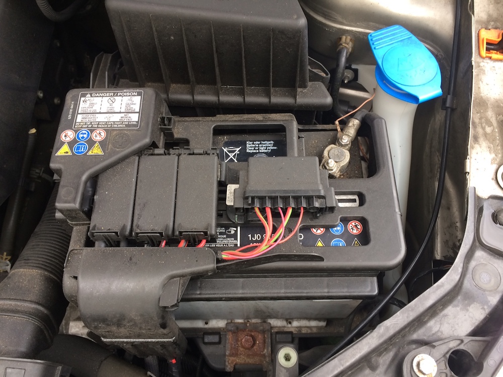 Skoda roomster battery store