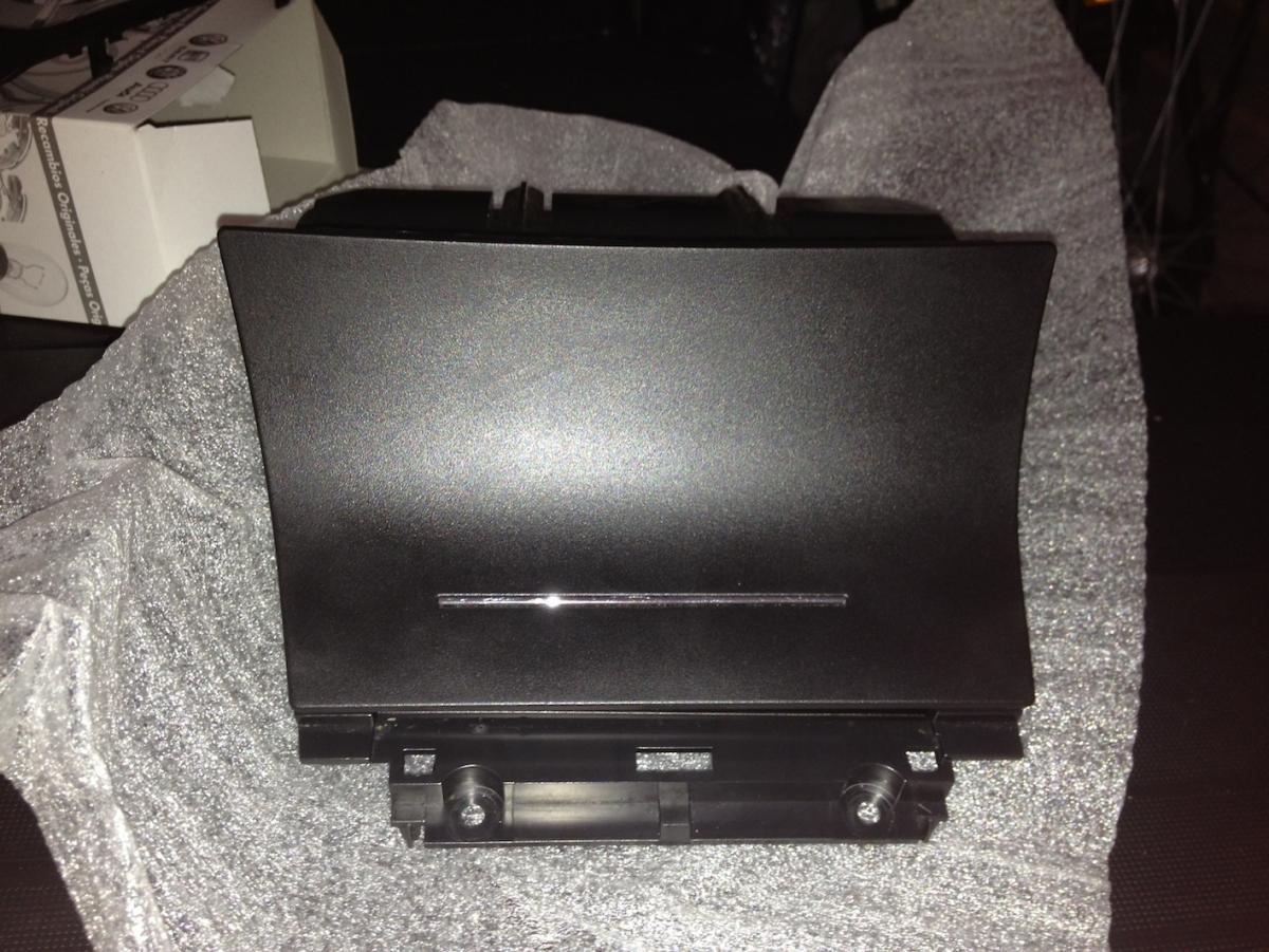 mk2 octavia ashtray and gear surround - Parts For Sale - BRISKODA