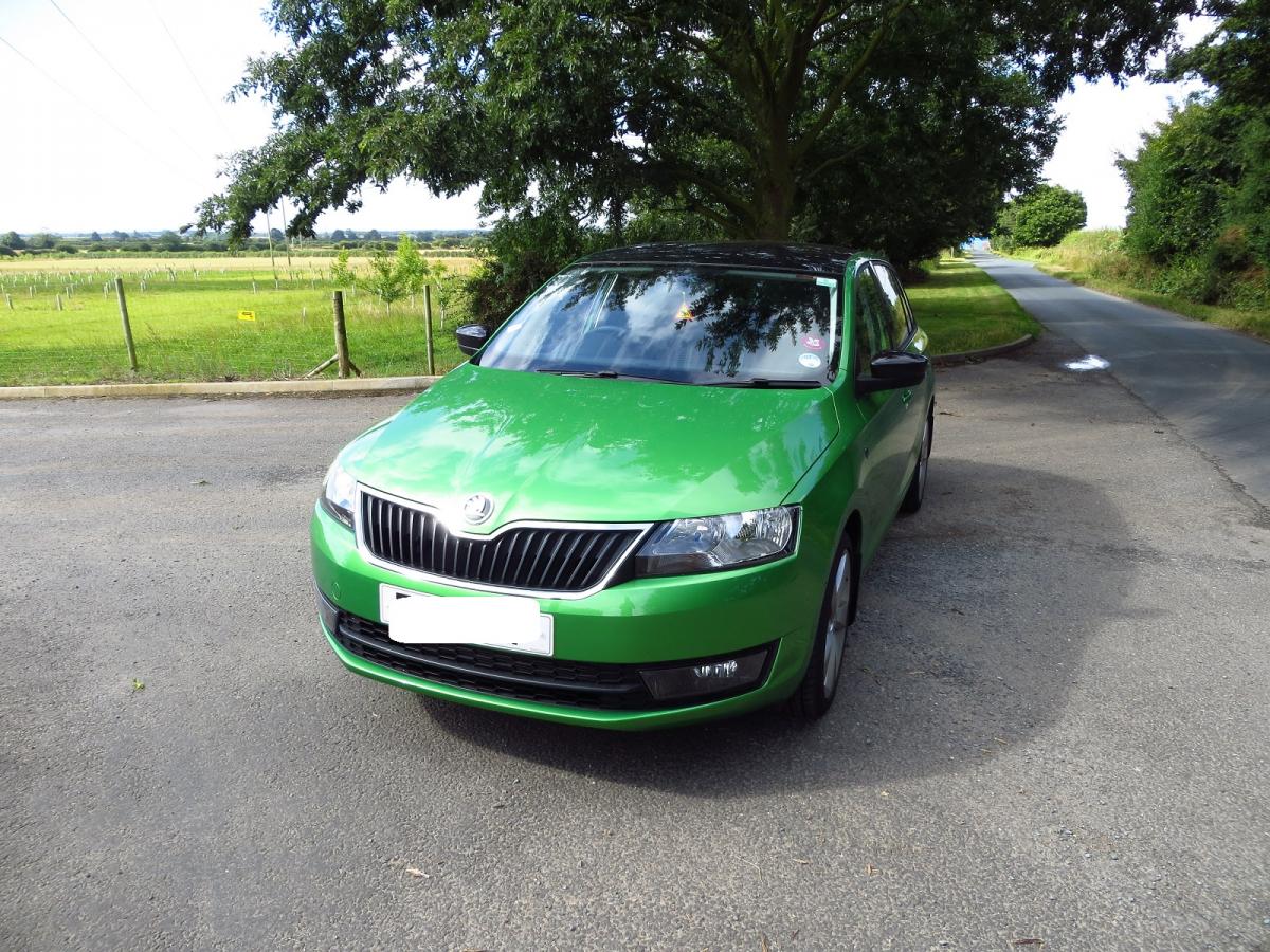 Spaceback with Sportpack in Rallye Green - pic's - Skoda Rapid ...