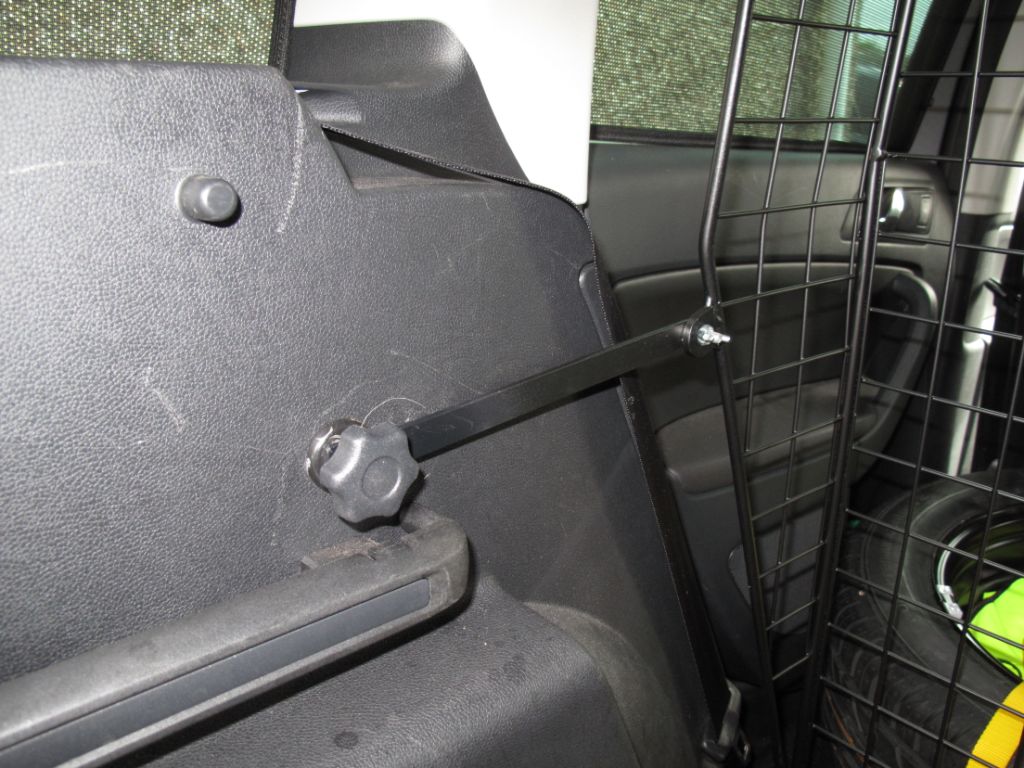 Yeti Dog guard/luggage restraint & sunvisors - Page 2 - Skoda Yeti ...