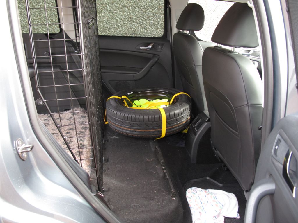 Yeti Dog guard/luggage restraint & sunvisors - Page 2 - Skoda Yeti ...