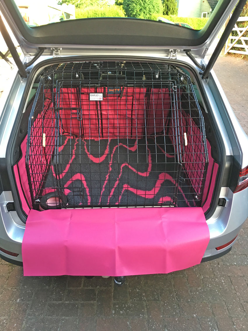 Superb III Estate Universal vs Premium Boot Liners - Skoda Superb Mk3 ...