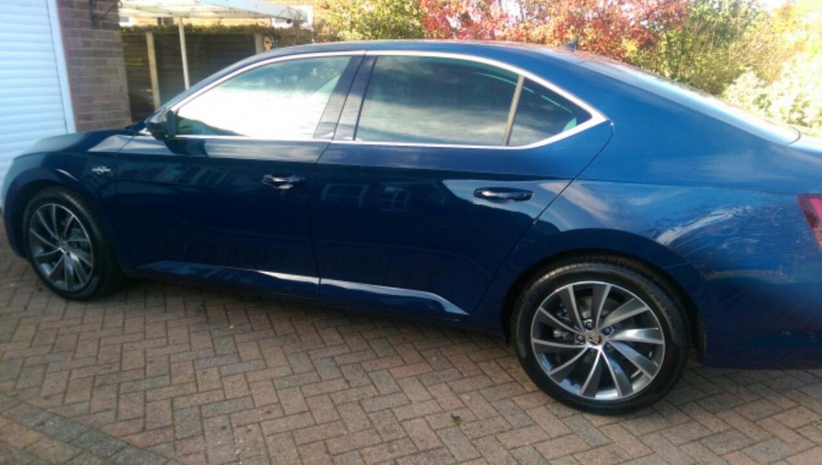 Pacific Blue - surprisingly nice - Skoda Superb Mk3 (2015 - 2023 ...