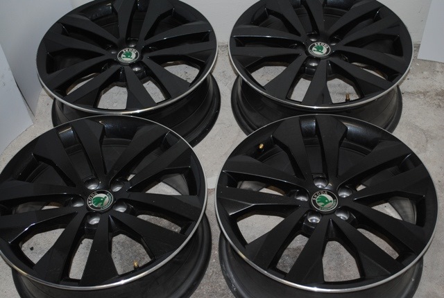 Fabia vRS Mk2 black alloys - Skoda Fabia Mk2 (2007-2014) - BRISKODA