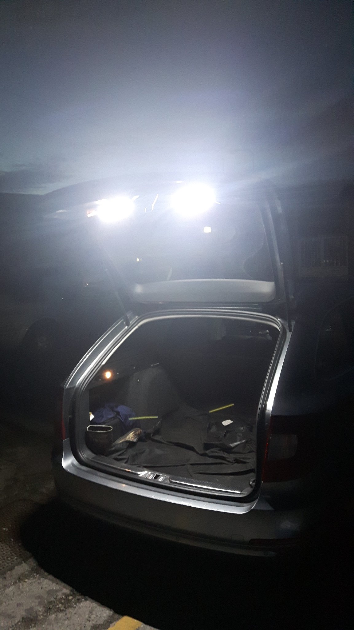 LED upgrade to boot lighting - Skoda Superb Mk2 (2008-2015) - BRISKODA