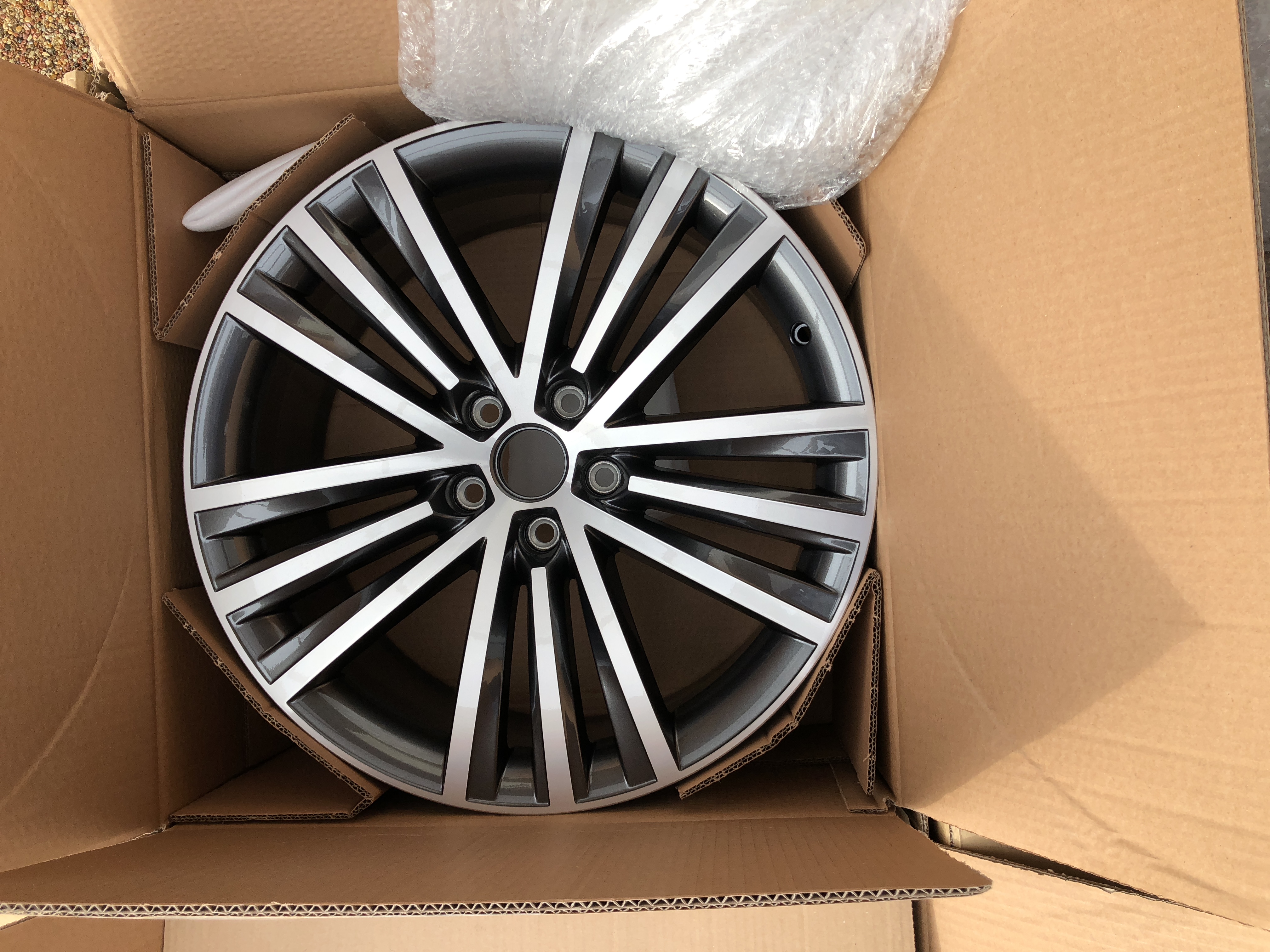 SOLD Skoda Sirius 19” Anthracite Alloy Wheels - Tyres & Wheels - BRISKODA