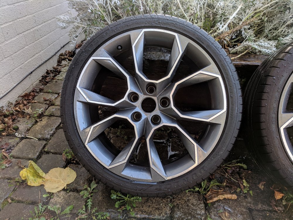 Mint 19" Skoda Xtreme Wheels with Dunlop SportMaxx RT2 tires for sale ...