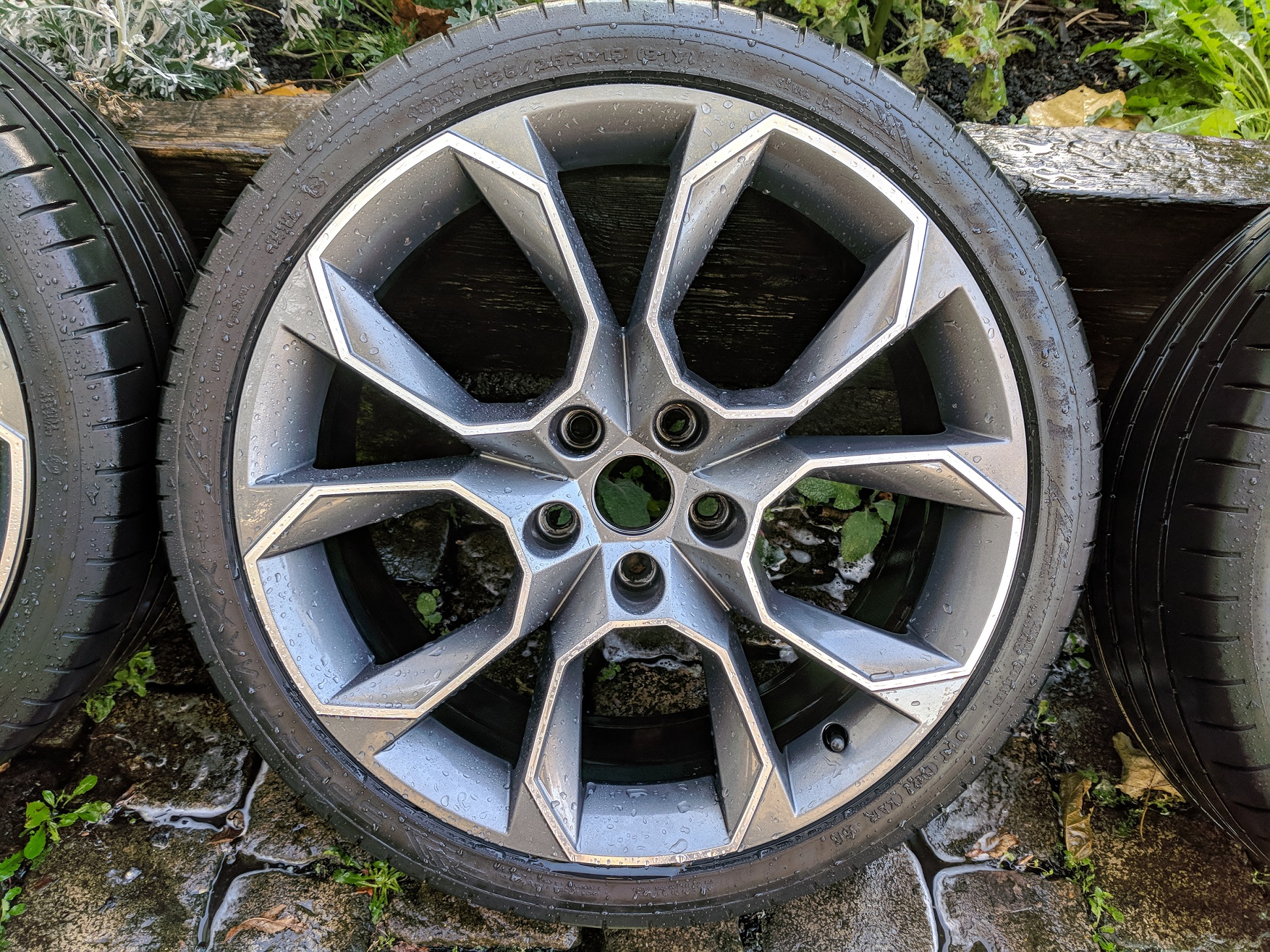 Mint 19" Skoda Xtreme Wheels with Dunlop SportMaxx RT2 tires for sale ...
