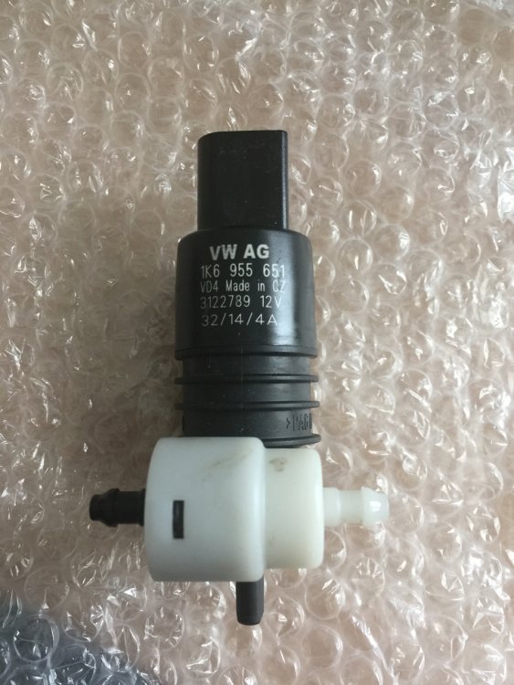 VW / VAG Washer pump 1K6 955 651- £25 - Parts For Sale - BRISKODA