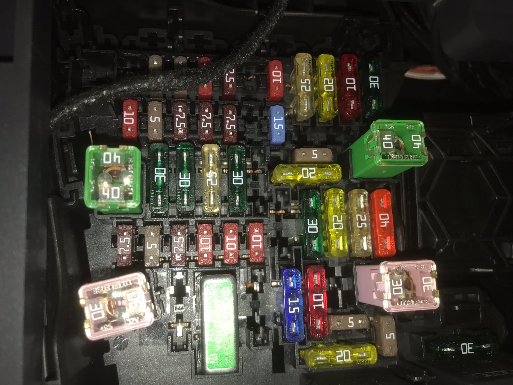 Rear windscreen wipe fuse - Skoda Superb Mk3 (2015 - 2023) - BRISKODA