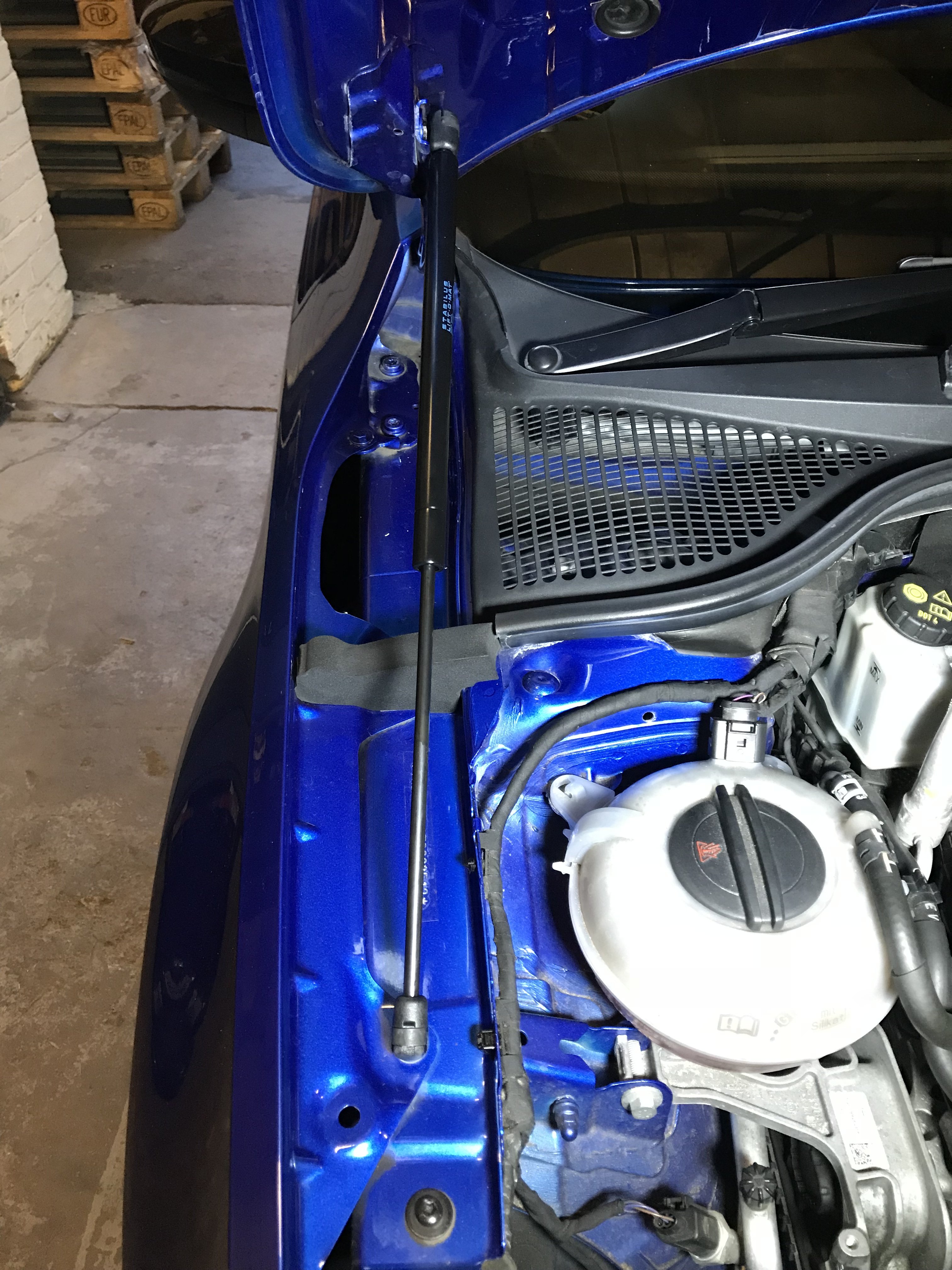 Superskoda hood power damper - Page 5 - Skoda Octavia Mk3 (2013 - 2020 ...