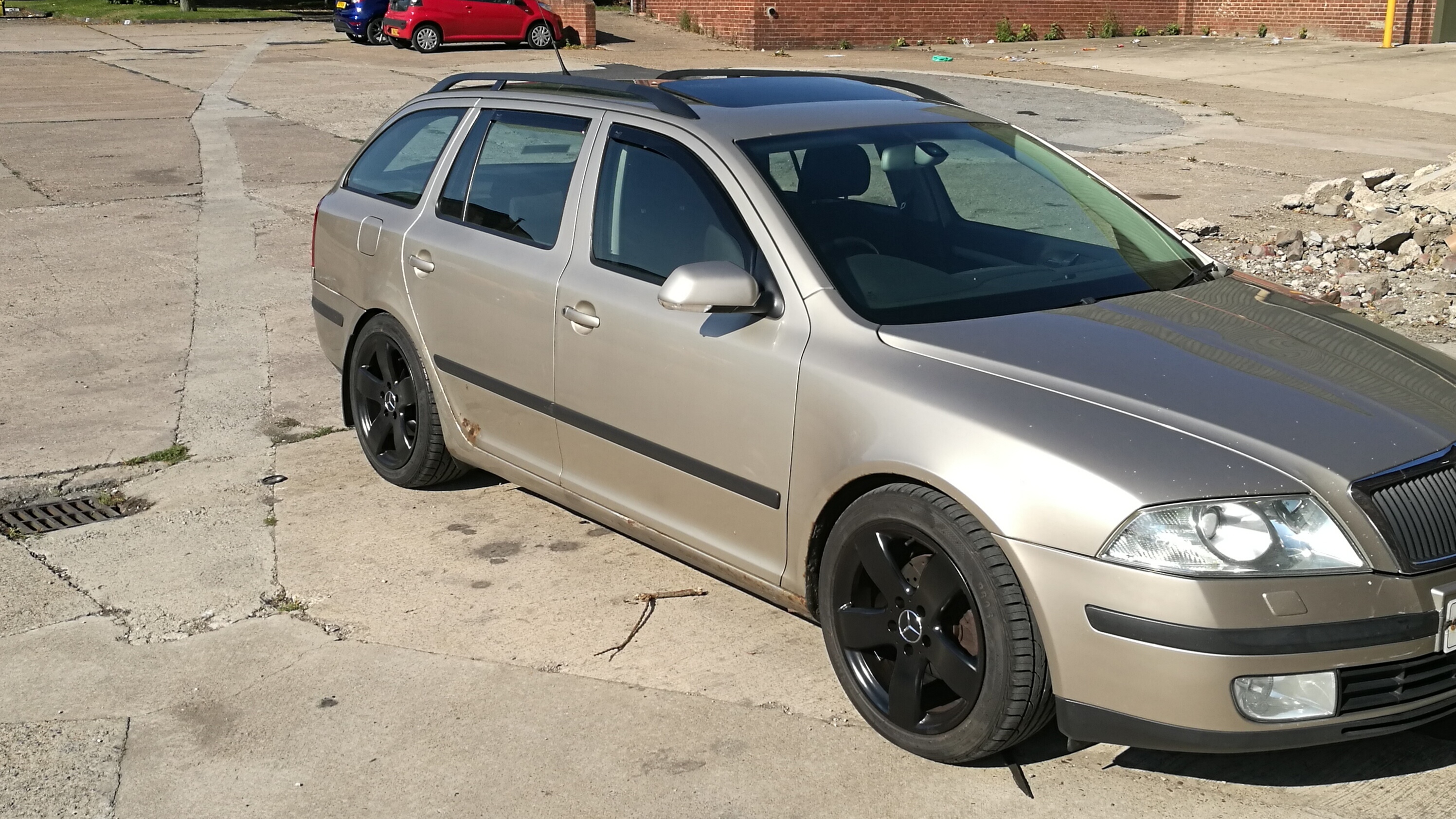 Lowering 2010 Scout - Skoda Octavia Mk2 (2004 - 2013) - BRISKODA