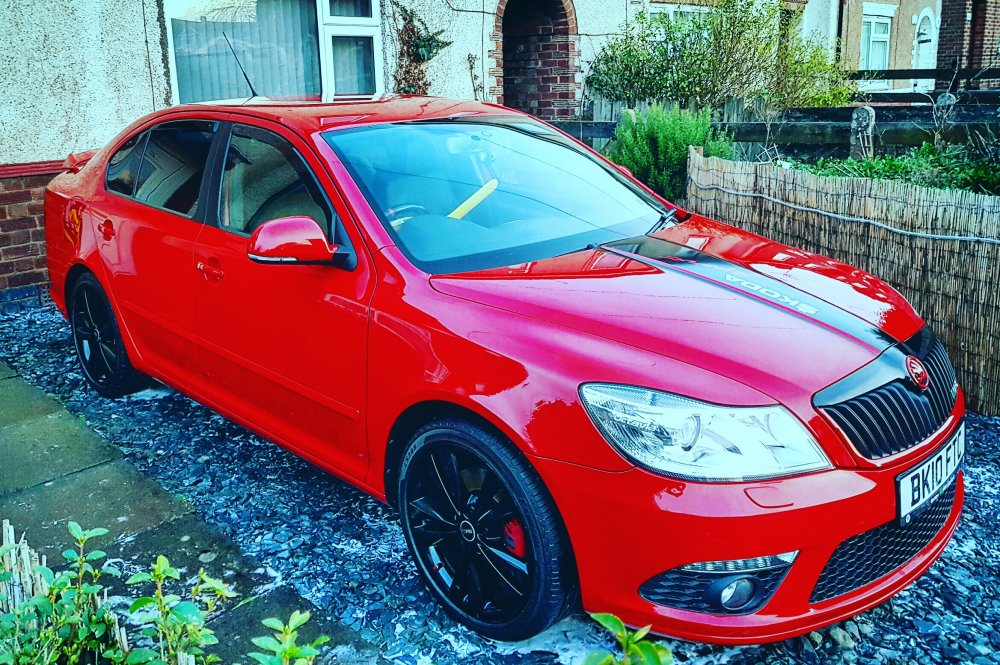 Red Octavia VRS mk2 - Octavia Projects - BRISKODA