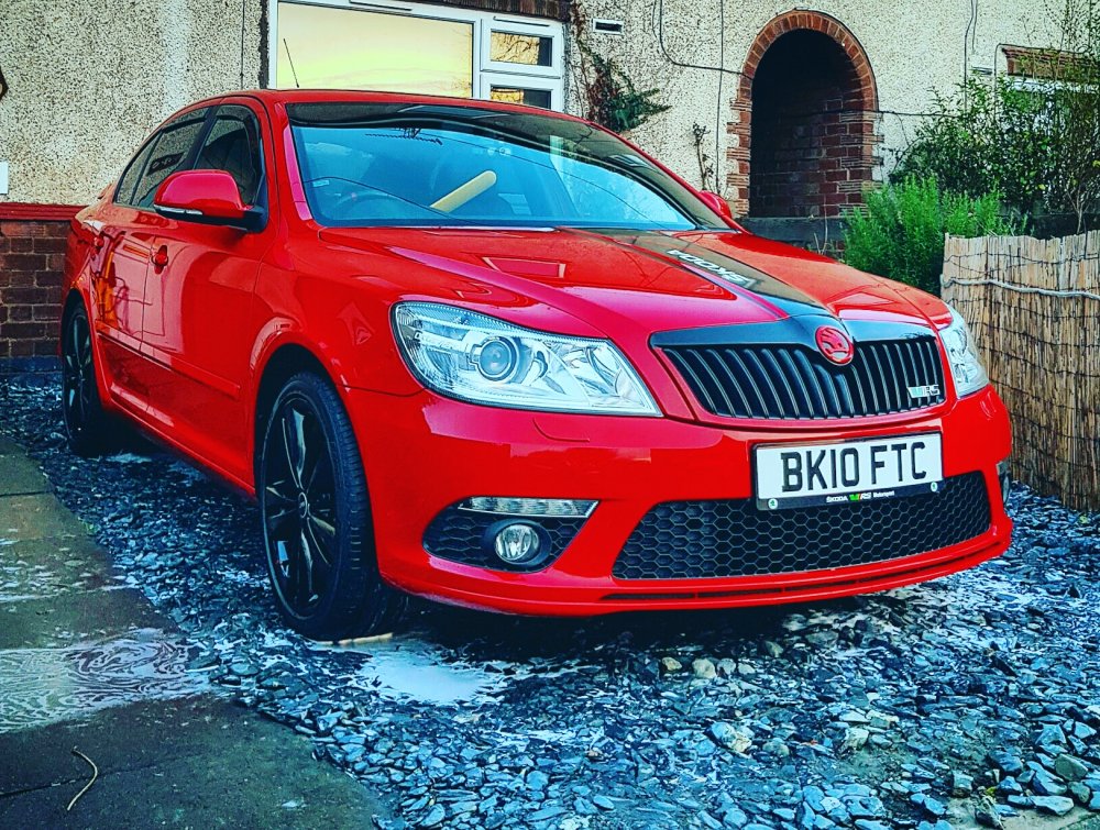 Red Octavia VRS mk2 - Octavia Projects - BRISKODA