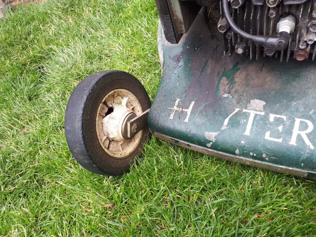 Broken a wheel on the front. - General Automotive Chat - BRISKODA
