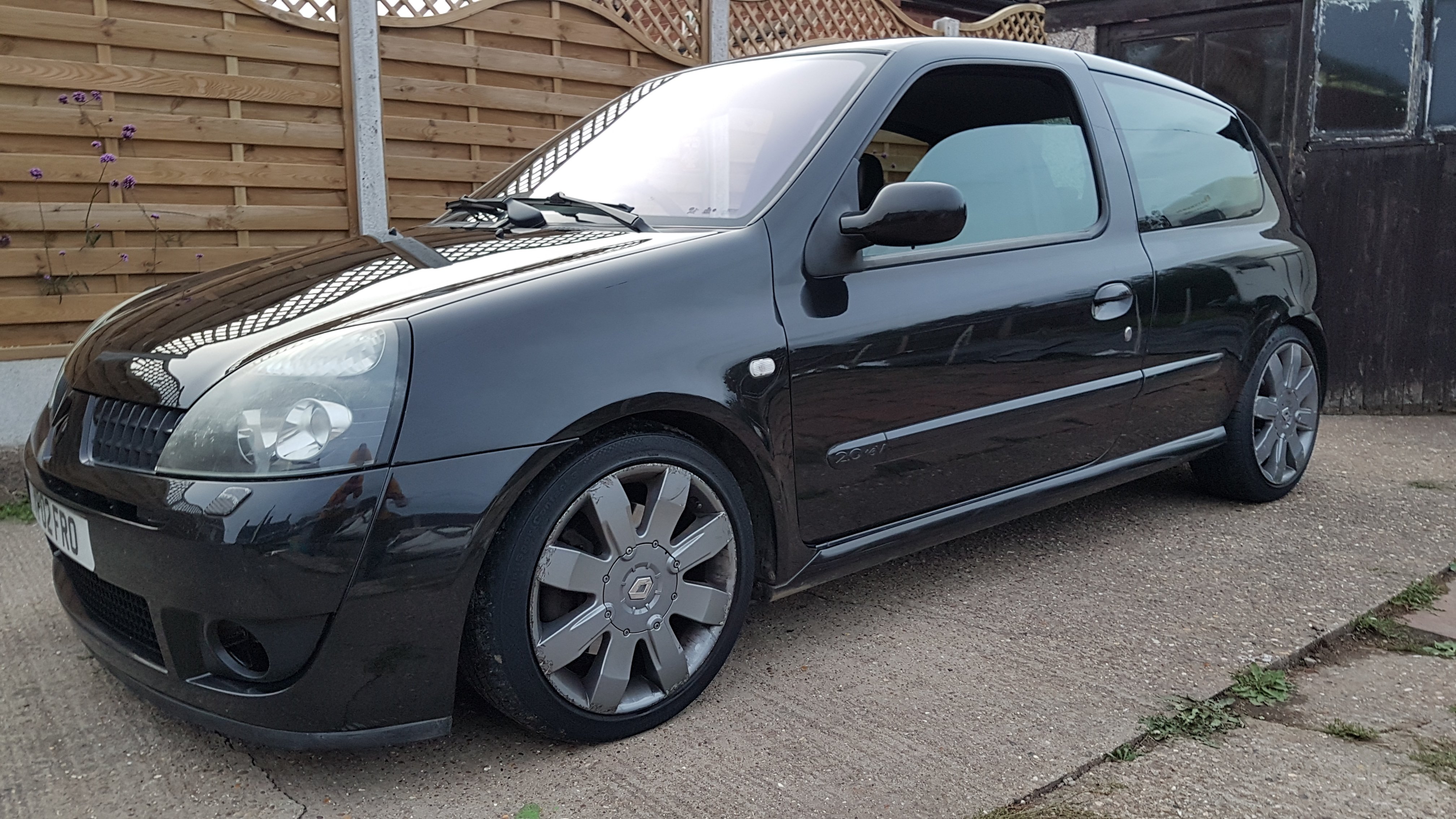 Si's clio 172 budget track car - Non-Skoda Projects - BRISKODA