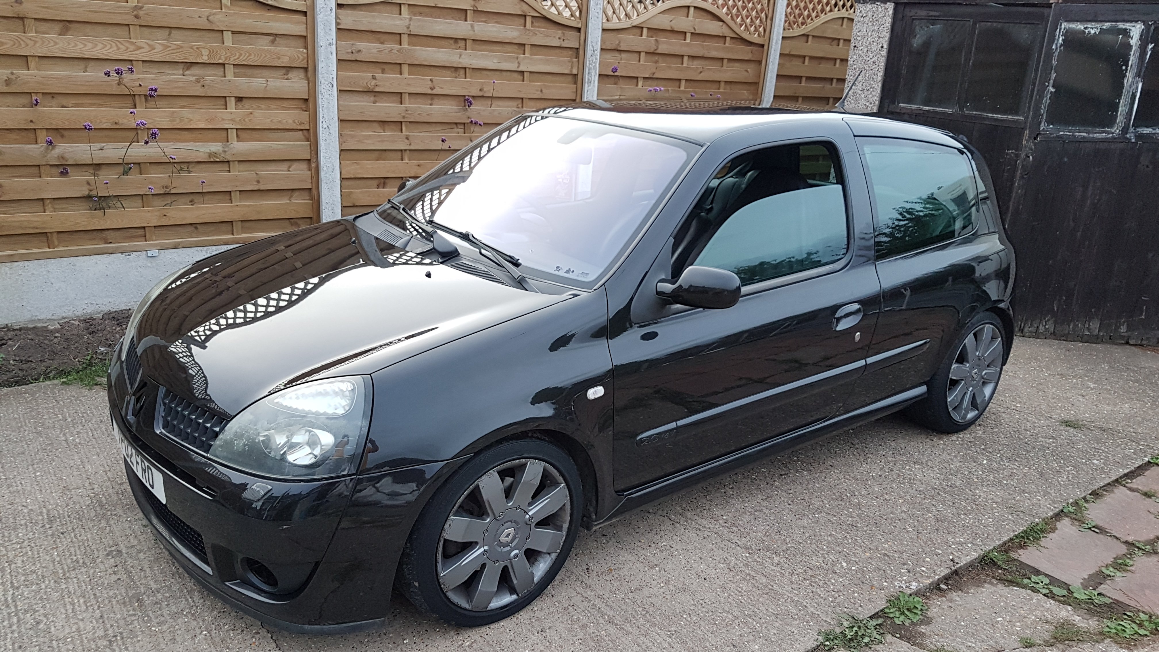 Si's clio 172 budget track car - Non-Skoda Projects - BRISKODA