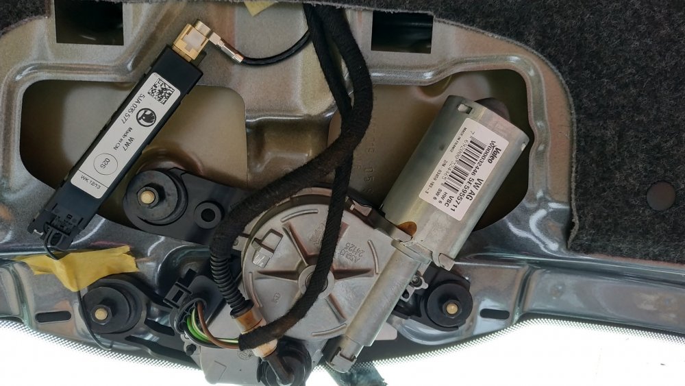 Rear Wiper Leak ATTEMPTED FIX (NEW) - General Maintenance - BRISKODA