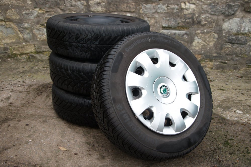 Set of 4 Steel Wheels and Winter Tyres plus Wheel Trims to Fit Skoda ...