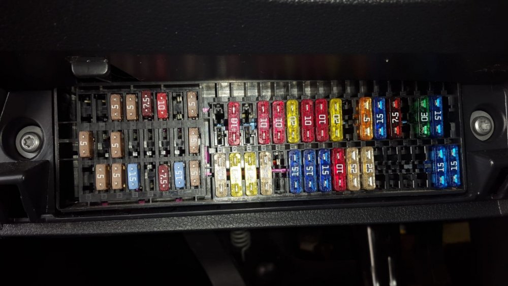 Engine Oil light and bonnet catch sensor - Skoda Octavia Mk2 (2004 ...