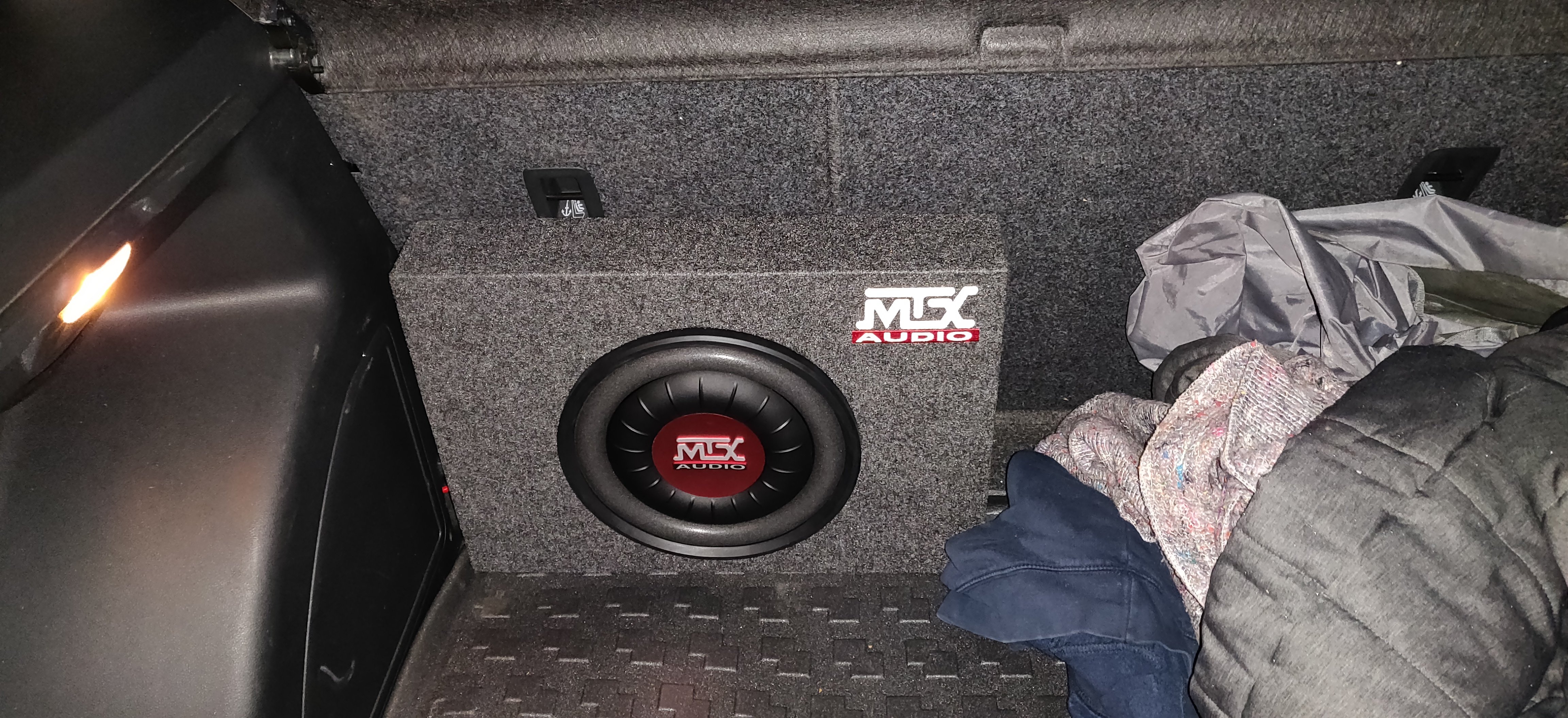 Red Skoda rapid - Rapid Projects - BRISKODA