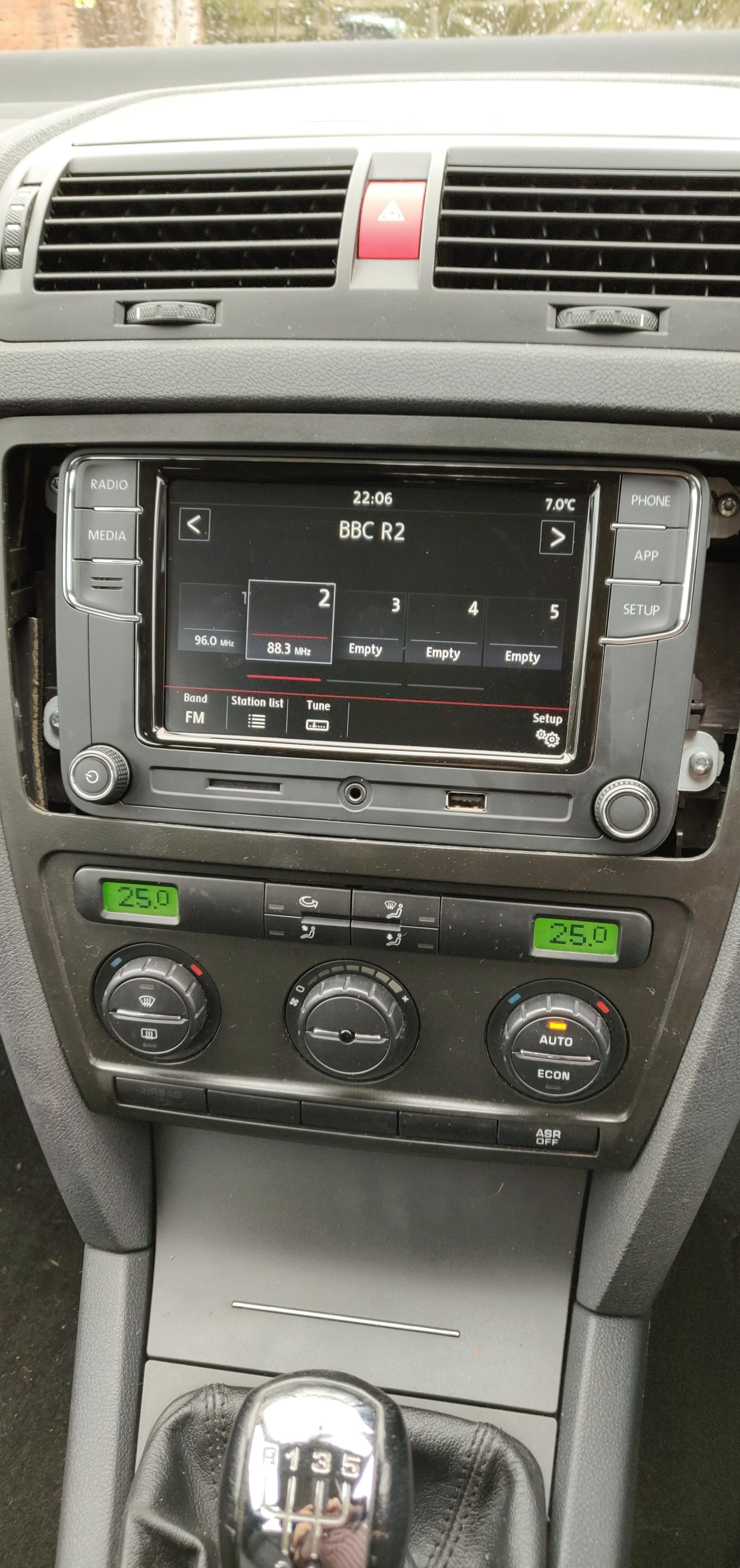 RCD330 into Octavia II - Audio, Electronics and Security - BRISKODA