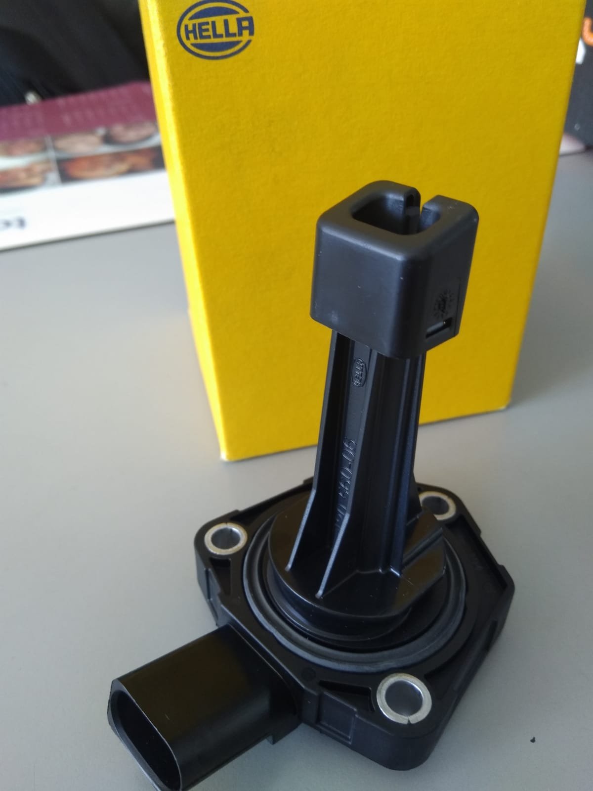 Engine Oil light and bonnet catch sensor - Skoda Octavia Mk2 (2004 ...