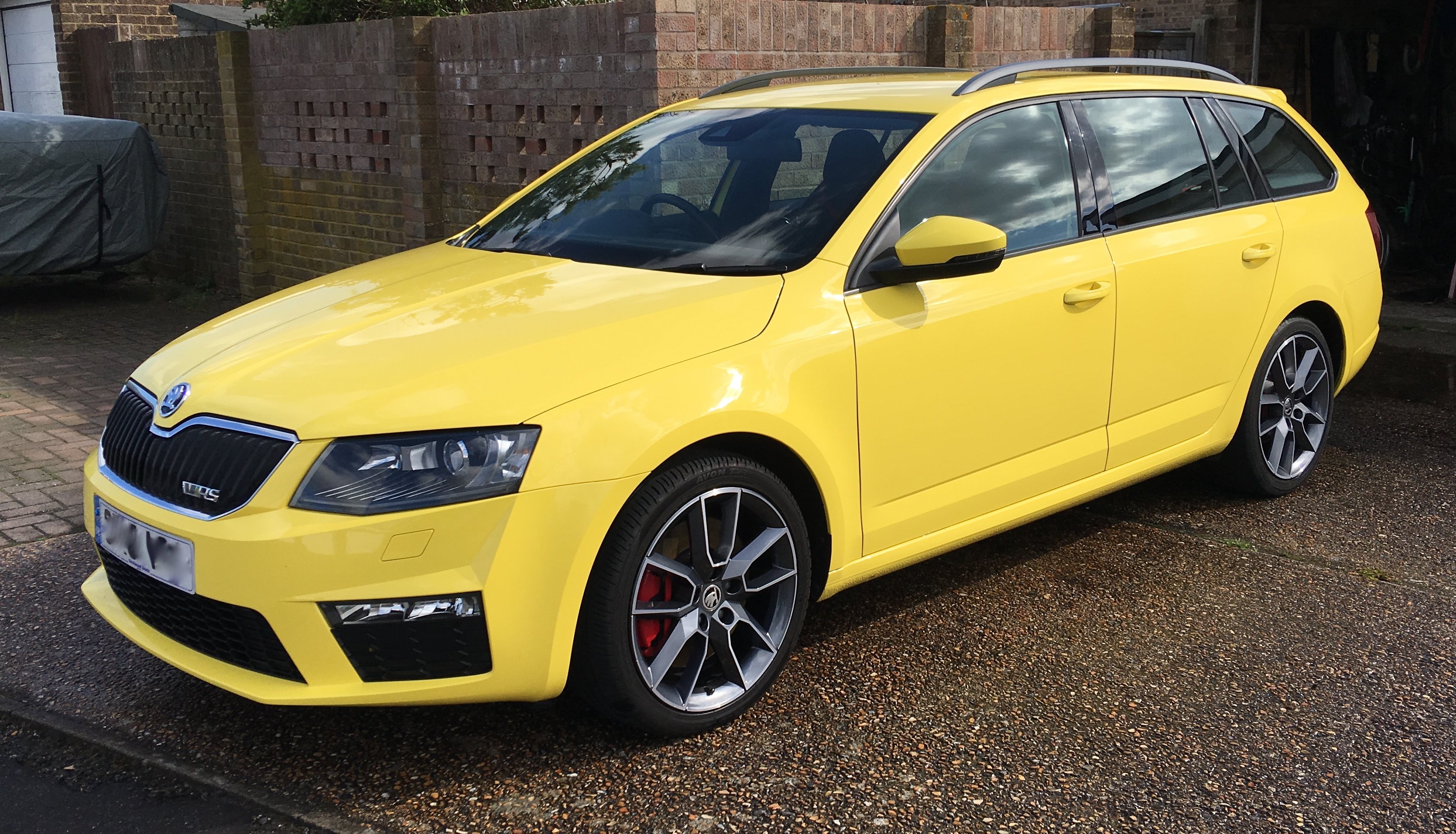 Sprint Yellow 2015 Octavia III vRS DSG Estate - About to buy a SKODA ...
