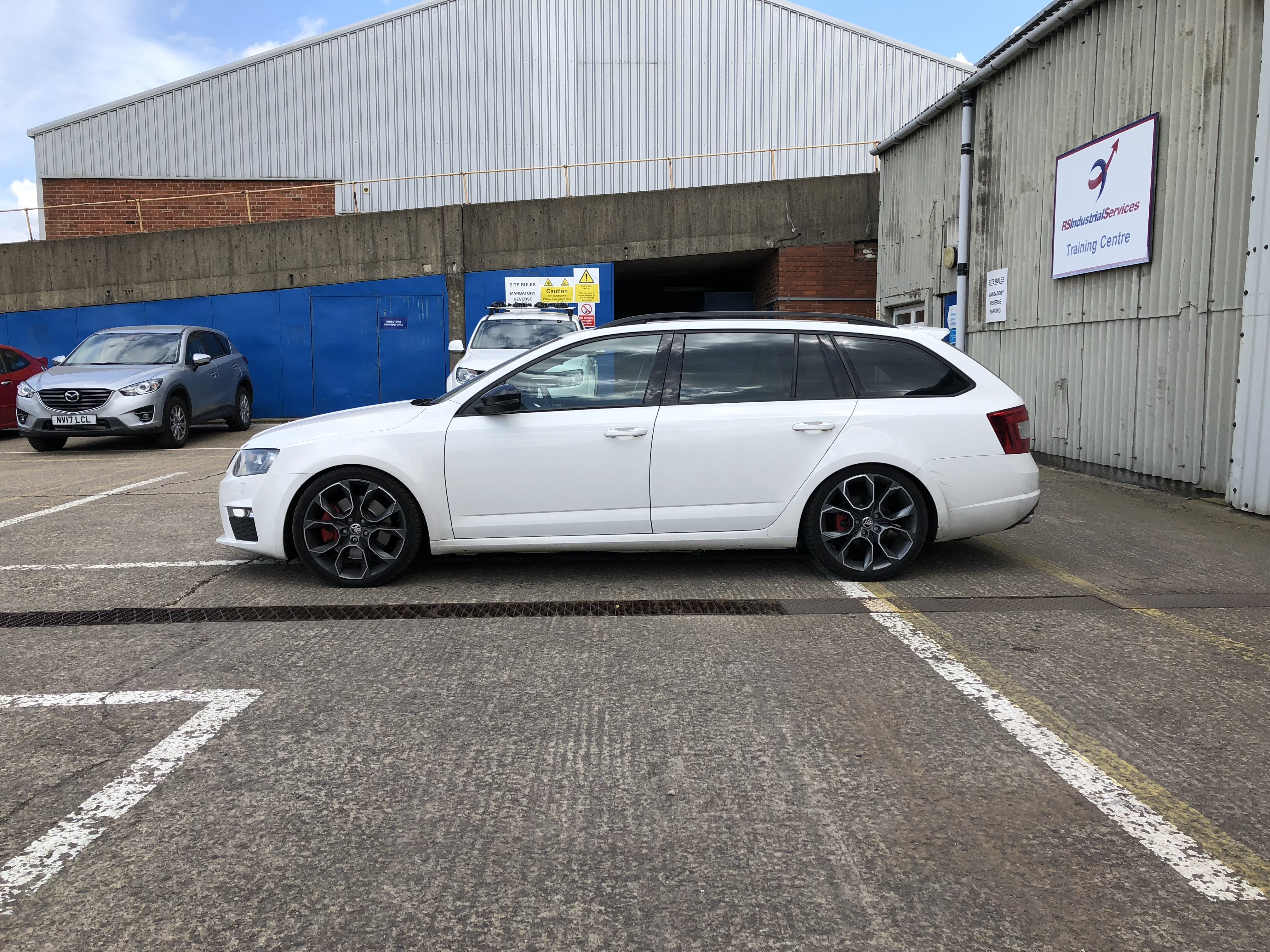 Lowering springs / airride - Skoda Octavia Mk3 (2013 - 2020) - BRISKODA