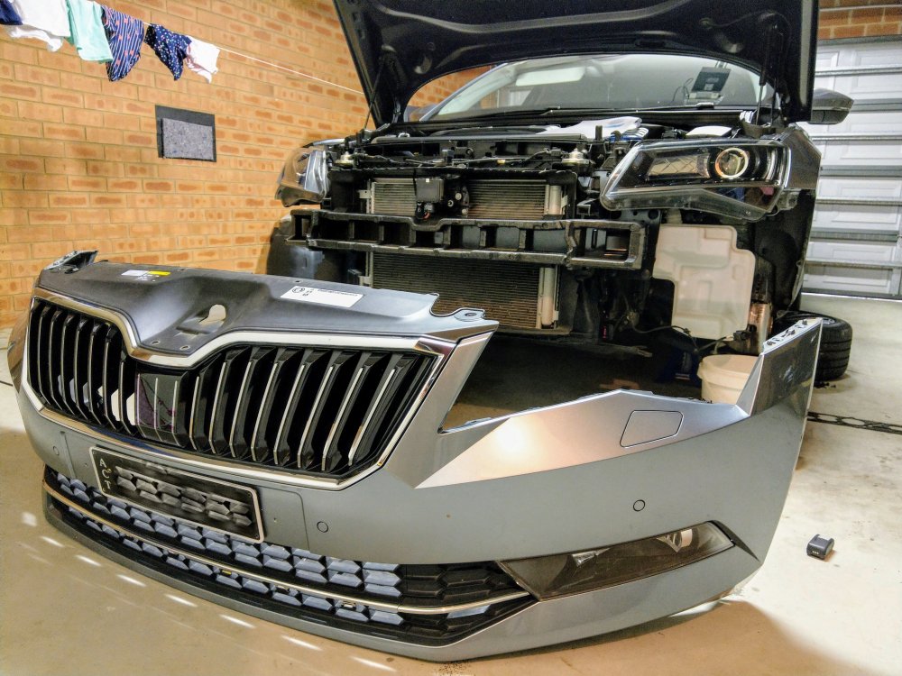 Skoda superb bumper store