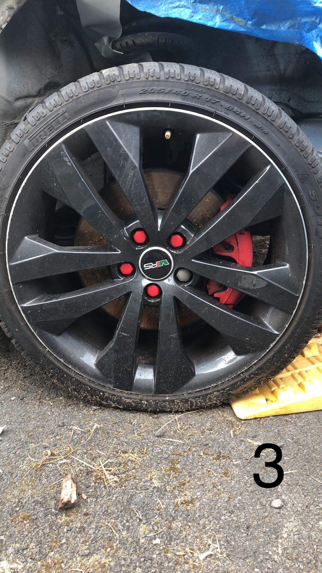 3 x 17” gigaro alloys anthracite grey - Wheels & Tyres For Sale - BRISKODA