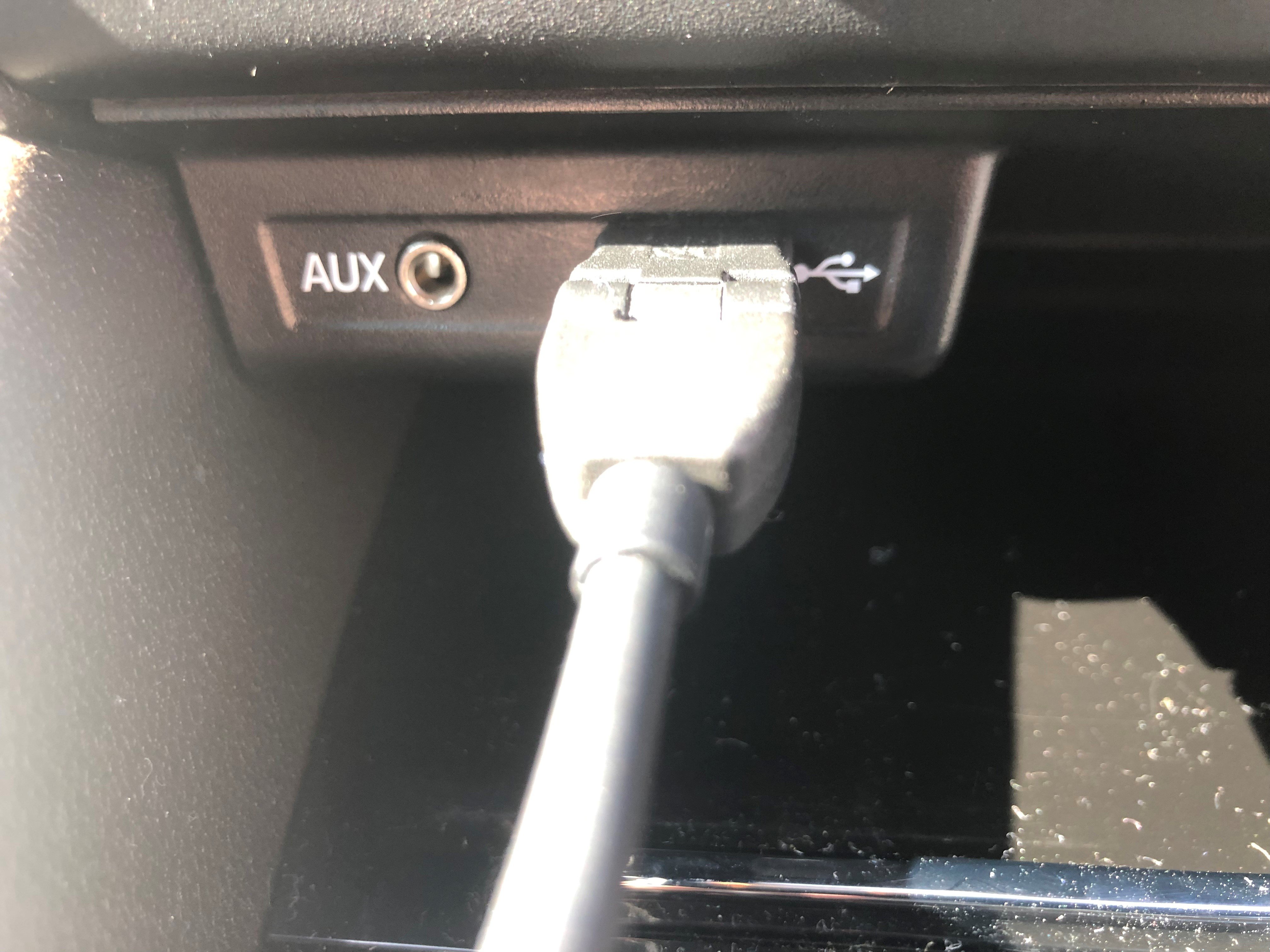 Usb Slot loose on Octavia - General Maintenance - BRISKODA