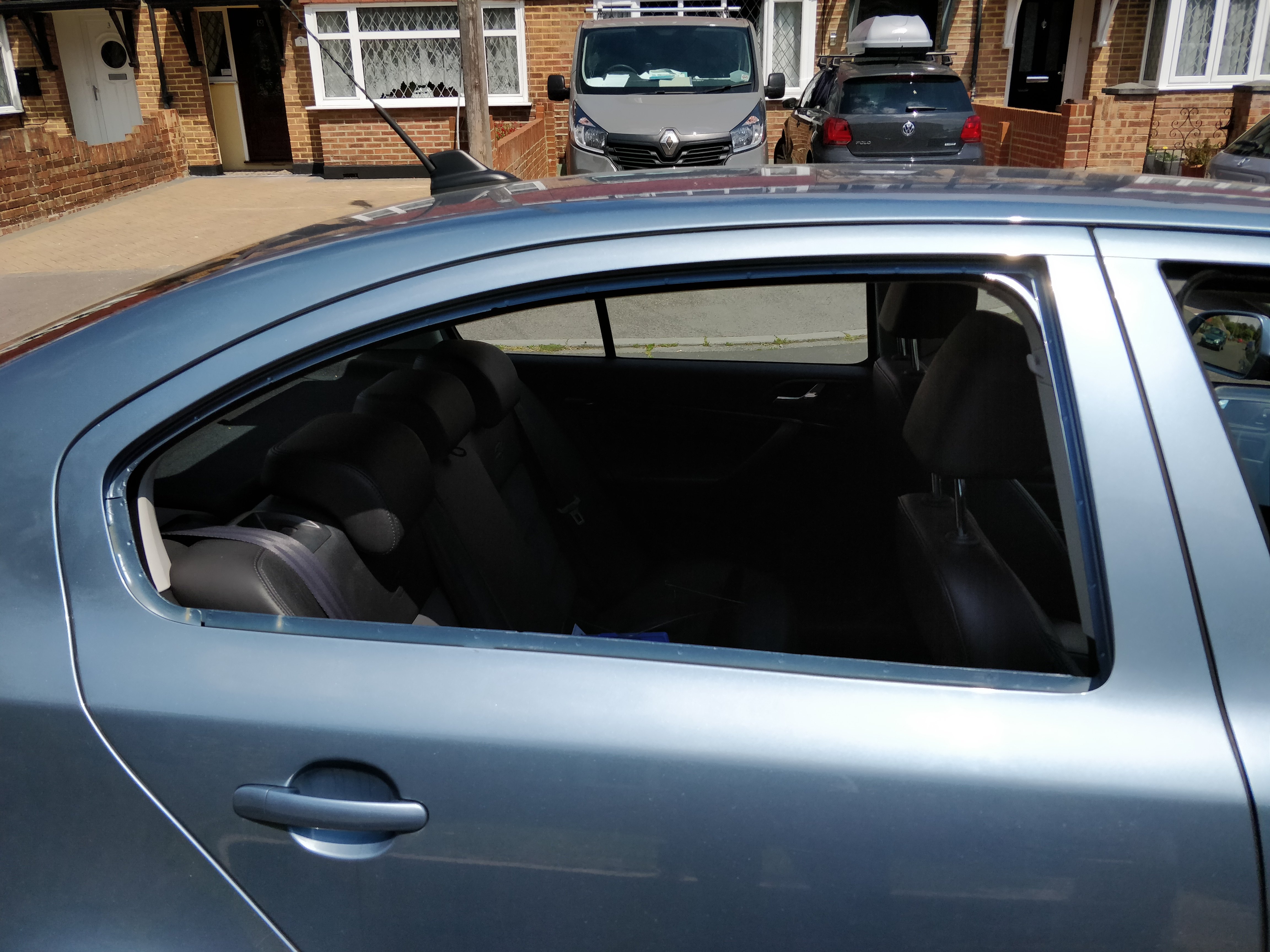 Rear drivers side window seal - Skoda Octavia Mk2 (2004 - 2013) - BRISKODA