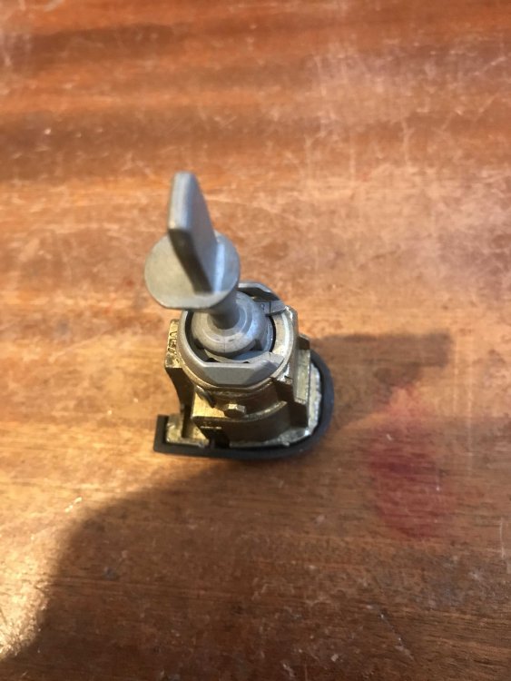 Door lock drivers side - Skoda Fabia Mk1 (1999-2007) - BRISKODA