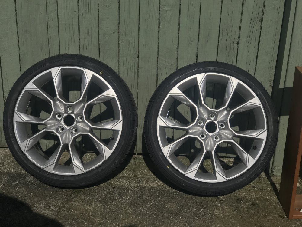 Does the Goodyear Eagle F1 Asymmetric 5 have any rim protection ...