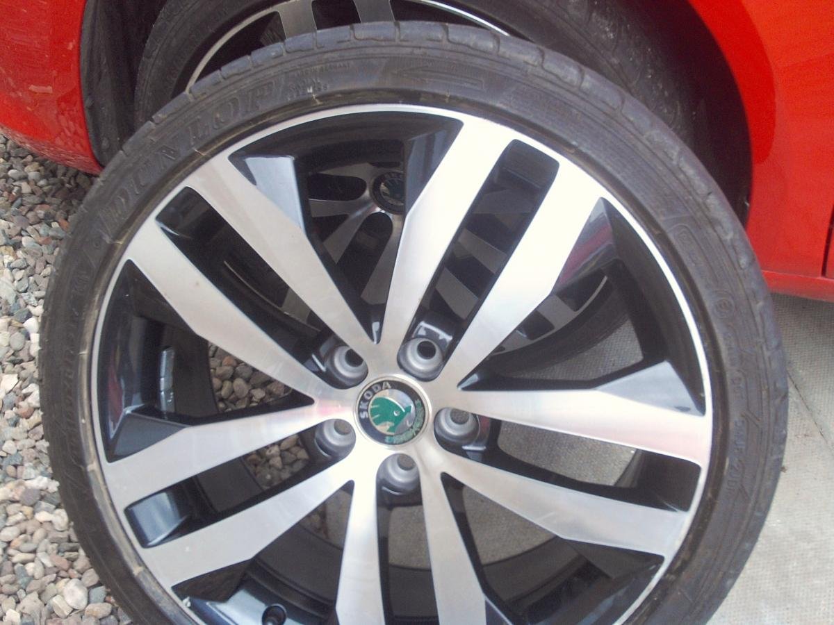 Tyre wear on Dunlop SP Sport Maxx on 16 inch rims - Skoda Fabia Mk3 ...