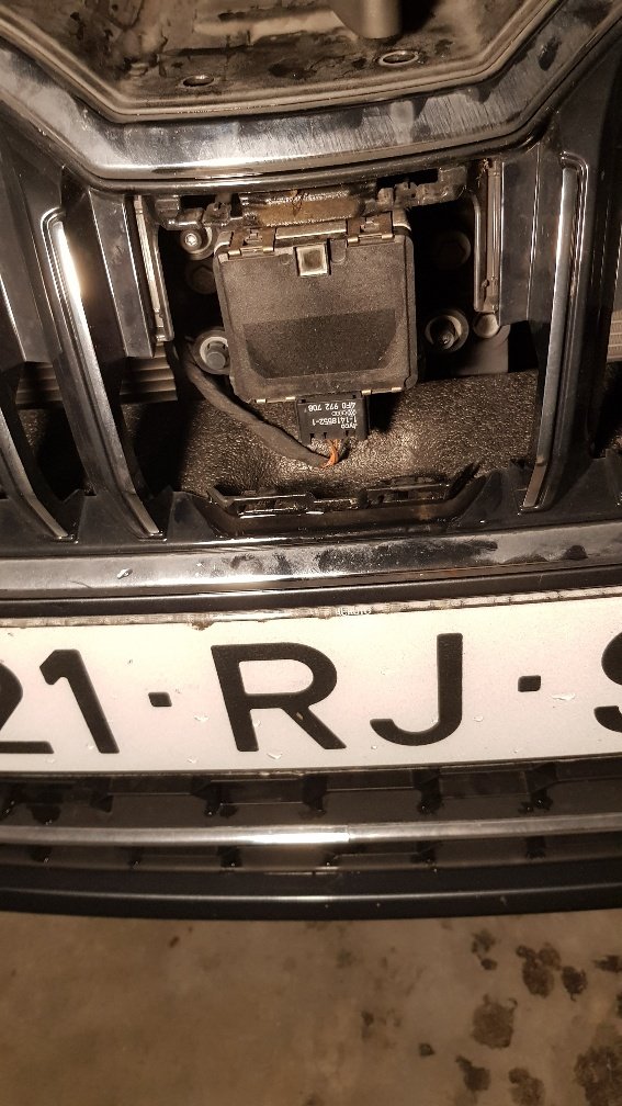 How to remove acc radar cover - Skoda Superb Guides - BRISKODA