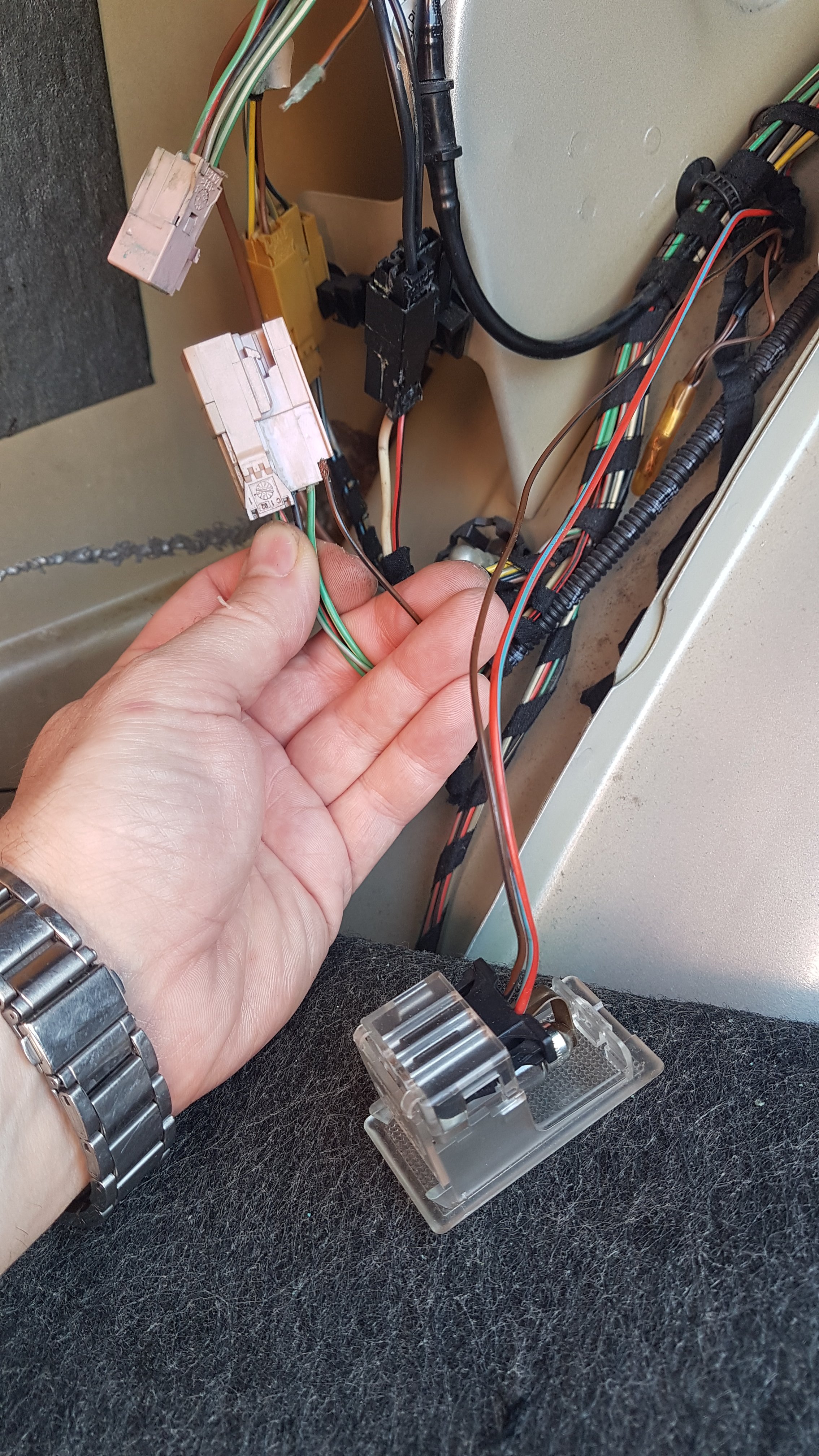 Octavia boot light wireing - Skoda Octavia Mk1 (1996-2004) - BRISKODA