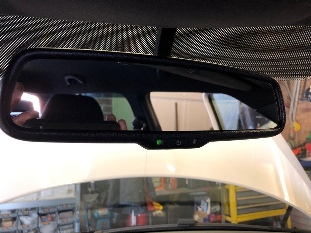 Retrofit autodimming mirror - Skoda Fabia Mk2 (2007-2014) - BRISKODA
