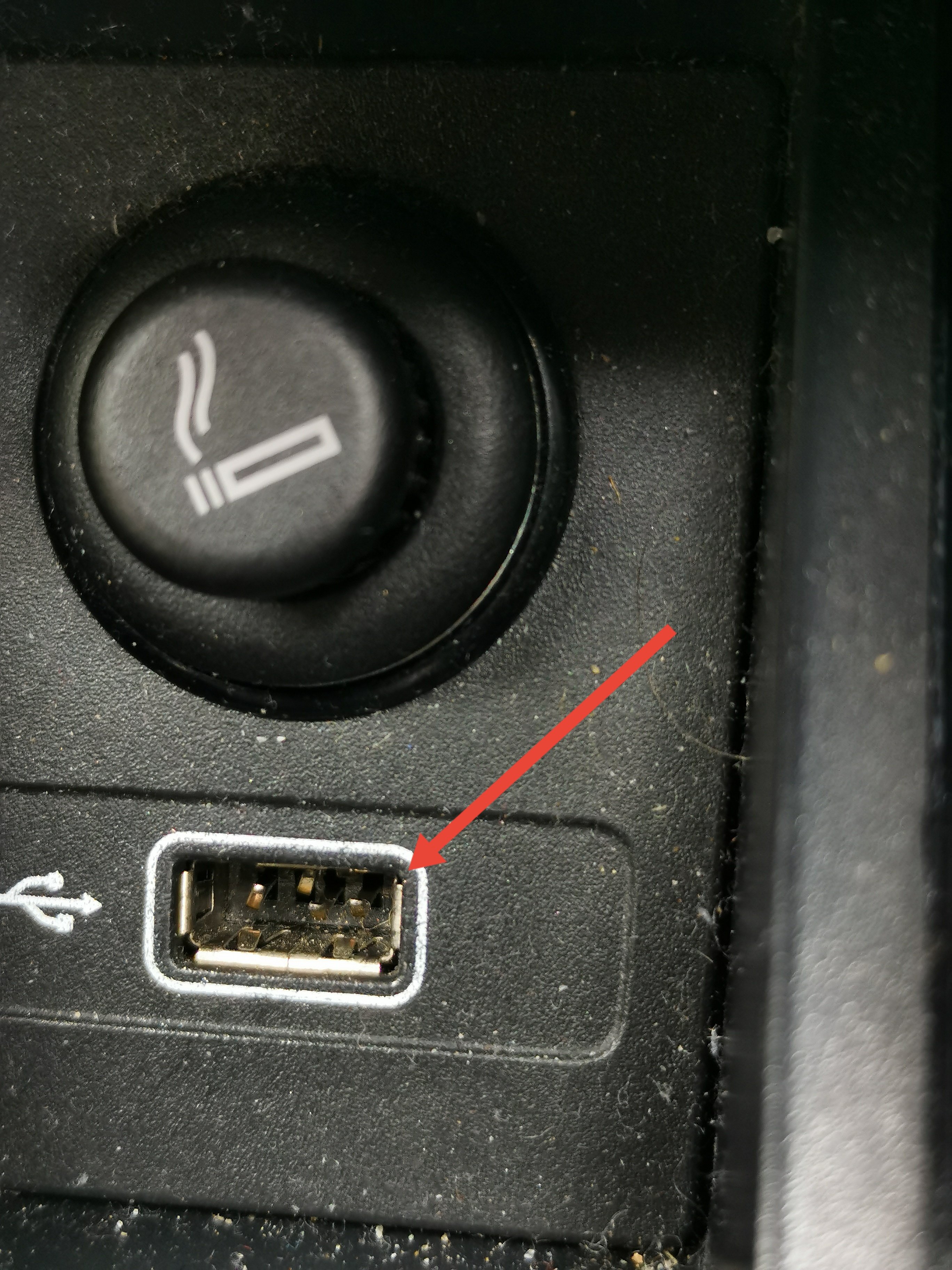 USB port pin damage/part number - Skoda Superb Mk III (2015 - 2023 ...