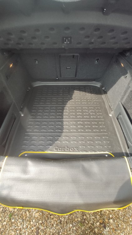 Boot tray...but which one? - Skoda Superb Mk3 (2015 - 2023) - BRISKODA