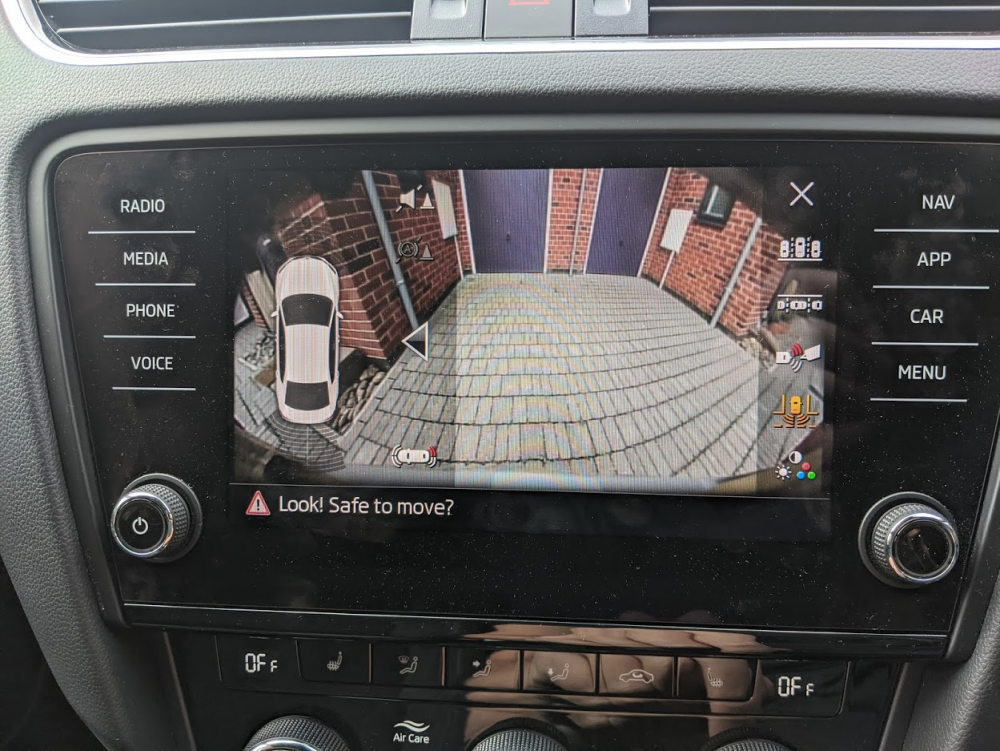 Superb: Reversing Camera Wide angle - Skoda Superb Mk3 (2015 - 2023 ...