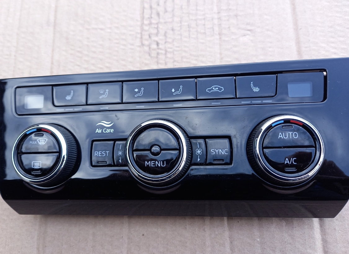 Black Glossy Climatronic Retrofit - Skoda Octavia Mk3 (2013 - 2020 ...