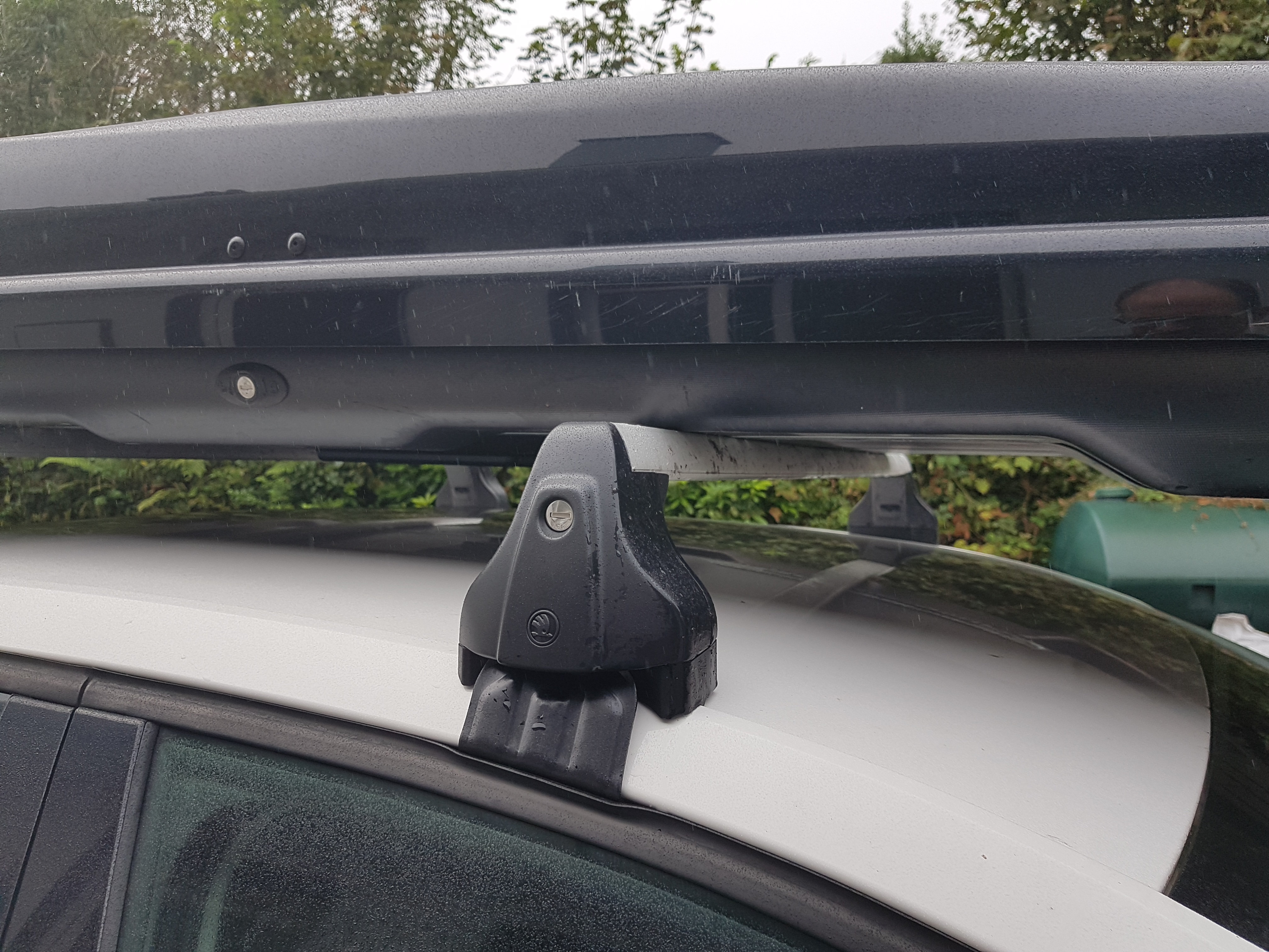 Skoda roof bars store
