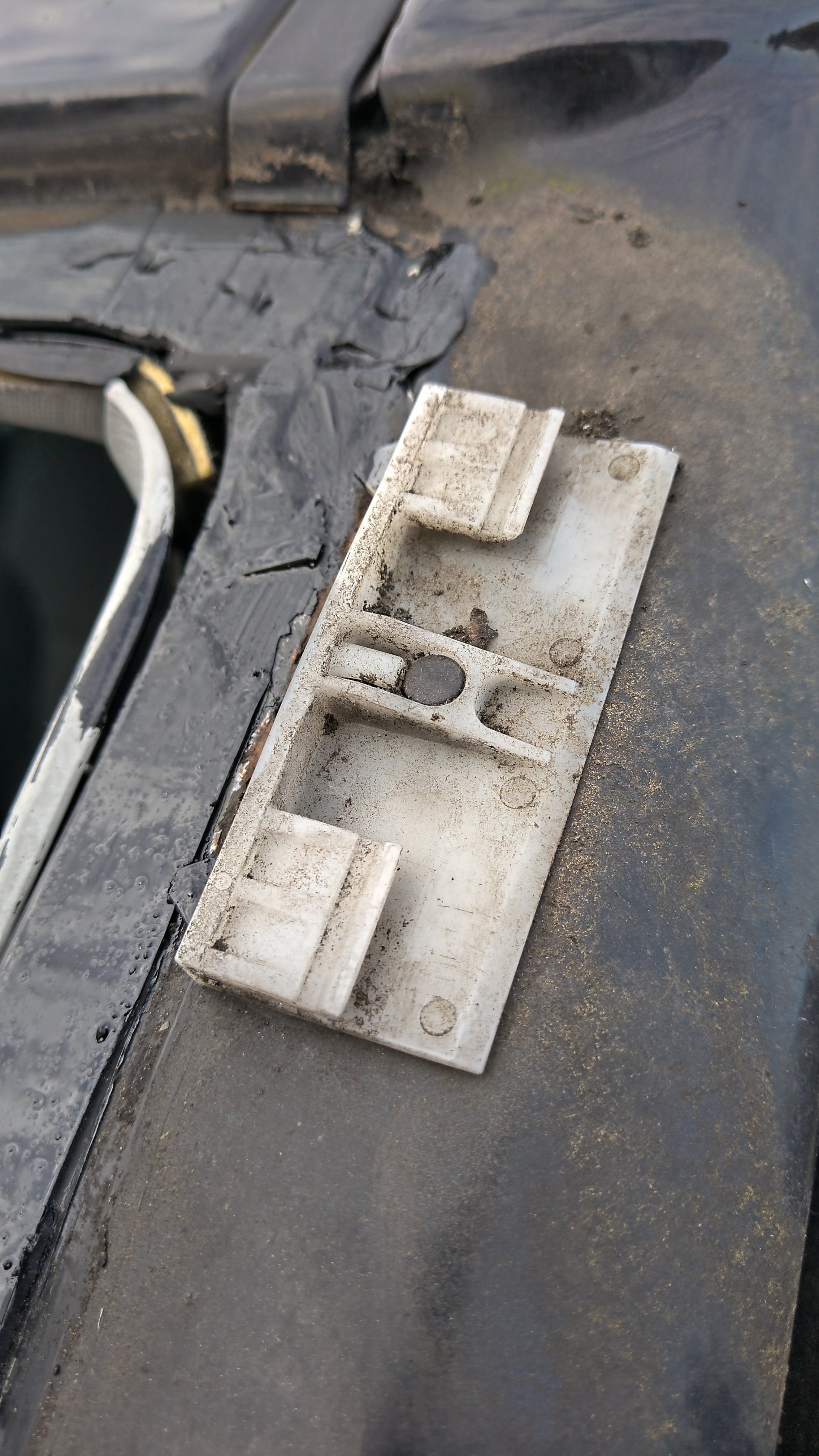 A pillar trim clips ? - Skoda Yeti - BRISKODA