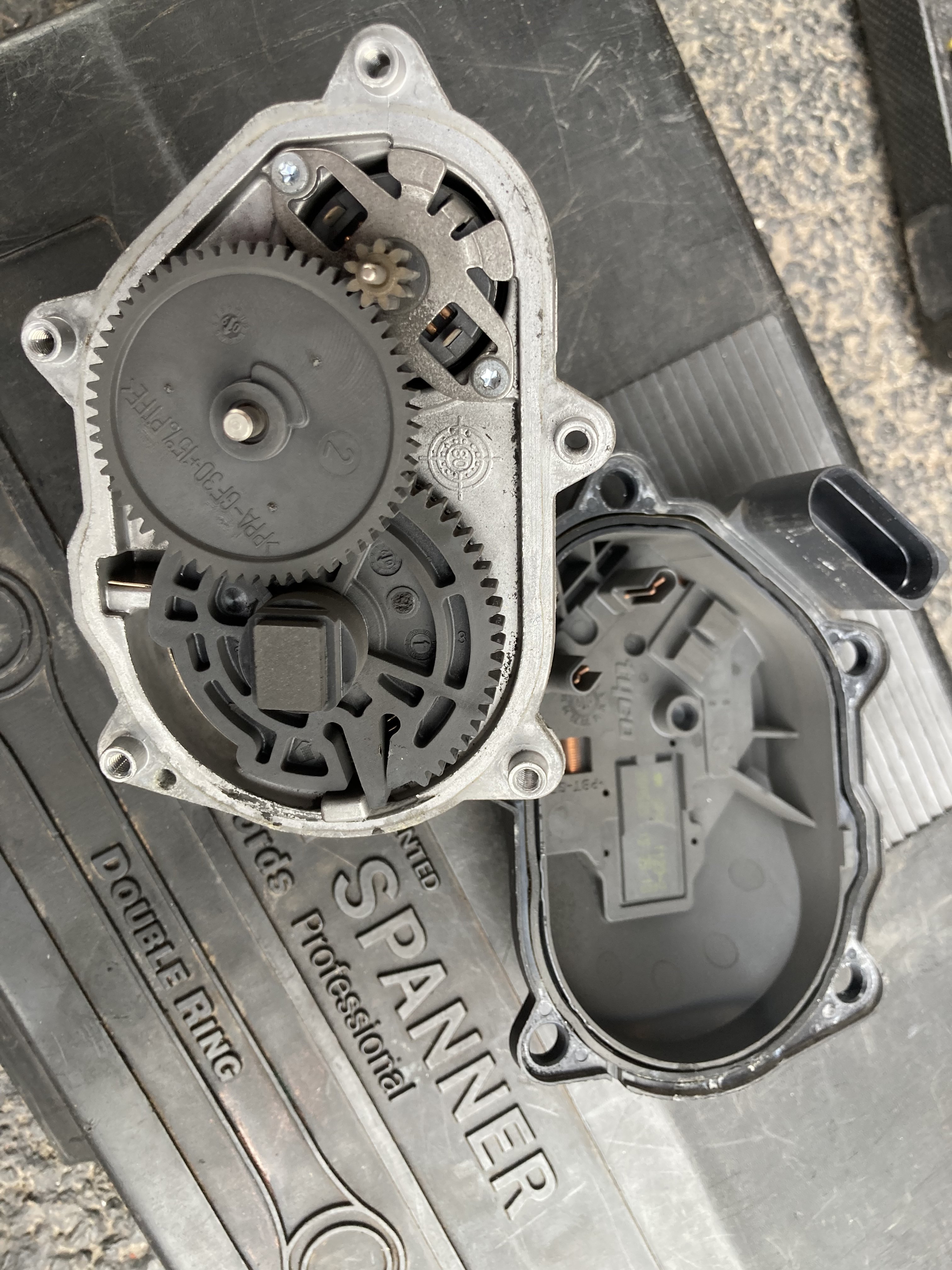 Error code P2015 "sensor for intake manifold flap position" fixed with ...